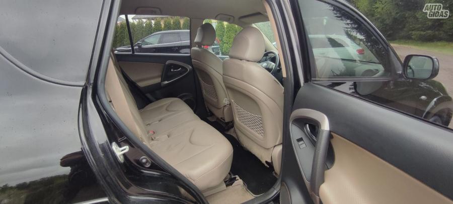 Toyota RAV4 2008 in Utena, with an engine capacity of 2.20 L and mileage of 250 thousand km for 4900 €, photo 35 on AUTOMOTO.COM.LV