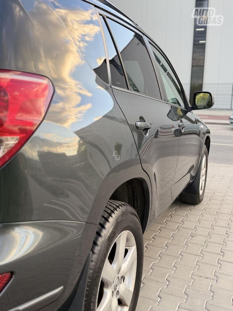 Toyota RAV4 2008 Viļņa, ar dzinēja tilpumu 2.00 L un nobraukumu 250 tūkst. km par 5500 €, foto 7 vietnē AUTOMOTO.COM.LV