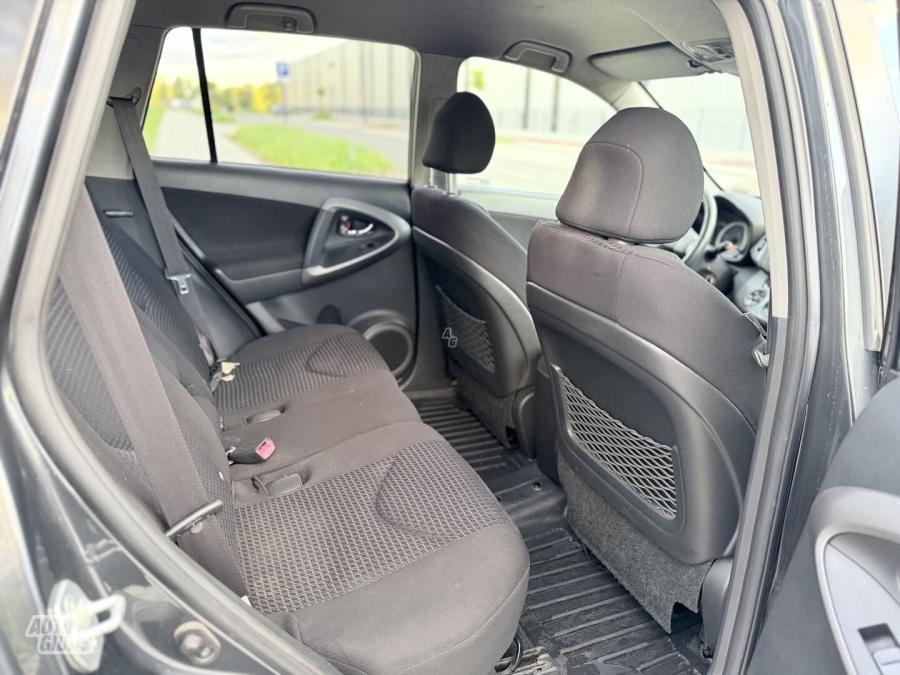 Toyota RAV4 2008 Viļņa, ar dzinēja tilpumu 2.00 L un nobraukumu 250 tūkst. km par 5500 €, foto 10 vietnē AUTOMOTO.COM.LV