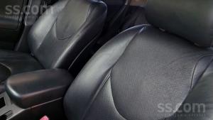 Toyota RAV4 2008 in Riga, with an engine capacity of 2.20 L and mileage of 299 thousand km for 2950 €, photo 5 on AUTOMOTO.COM.LV