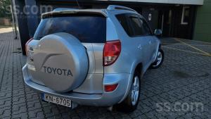 Toyota RAV4 2008 in Riga, with an engine capacity of 2.20 L and mileage of 299 thousand km for 2950 €, photo 6 on AUTOMOTO.COM.LV