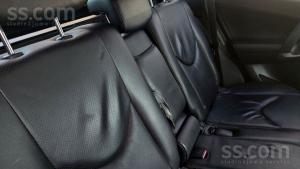 Toyota RAV4 2008 in Riga, with an engine capacity of 2.20 L and mileage of 299 thousand km for 2950 €, photo 9 on AUTOMOTO.COM.LV