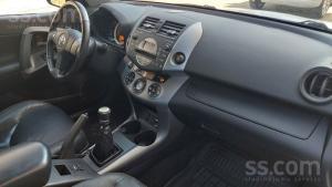 Toyota RAV4 2008 in Riga, with an engine capacity of 2.20 L and mileage of 299 thousand km for 2950 €, photo 12 on AUTOMOTO.COM.LV