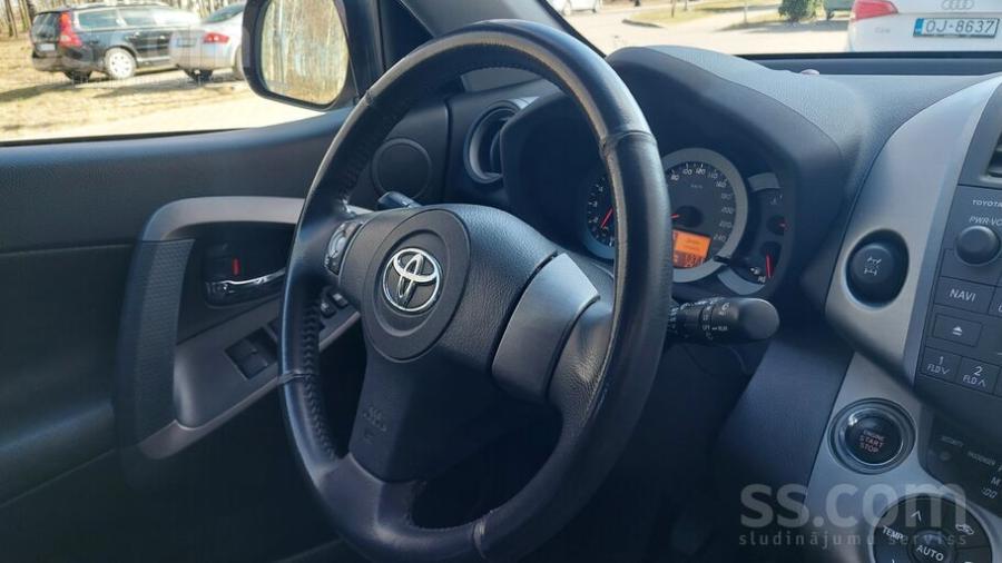 Toyota RAV4 2008 in Riga, with an engine capacity of 2.20 L and mileage of 299 thousand km for 2950 €, photo 16 on AUTOMOTO.COM.LV