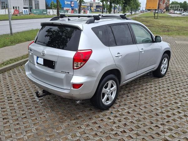 Toyota RAV4 2008 Šauļi, ar dzinēja tilpumu 2.20 L un nobraukumu 325 tūkst. km par 3350 €, foto 5 vietnē AUTOMOTO.COM.LV