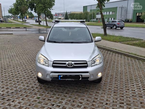 Toyota RAV4 2008 Šauļi, ar dzinēja tilpumu 2.20 L un nobraukumu 325 tūkst. km par 3350 €, foto 7 vietnē AUTOMOTO.COM.LV