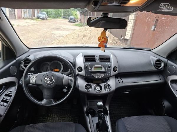 Toyota RAV4 2008 Šauļi, ar dzinēja tilpumu 2.20 L un nobraukumu 325 tūkst. km par 3350 €, foto 6 vietnē AUTOMOTO.COM.LV