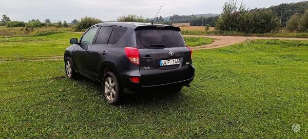 Toyota RAV4 2008 in Sirvintos, with an engine capacity of 2.23 L and mileage of 355 thousand km for 3500 €, photo 3 on AUTOMOTO.COM.LV