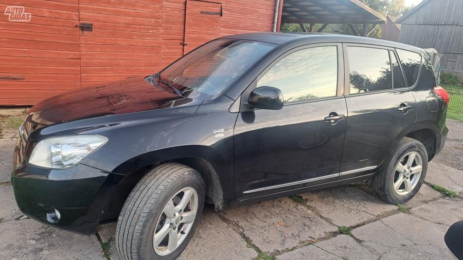Toyota RAV4 2008 Šakiai, ar dzinēja tilpumu 2.20 L un nobraukumu 322 tūkst. km par 3750 €, foto 5 vietnē AUTOMOTO.COM.LV