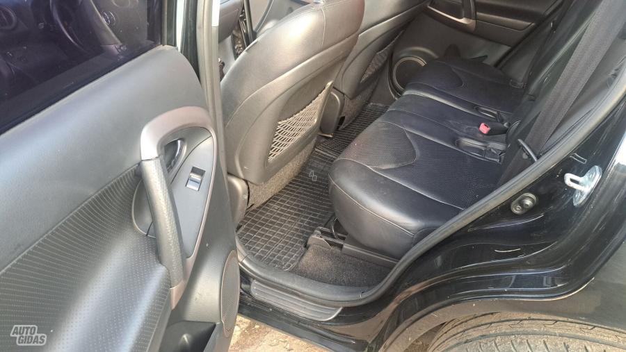 Toyota RAV4 2008 Šakiai, ar dzinēja tilpumu 2.20 L un nobraukumu 322 tūkst. km par 3750 €, foto 11 vietnē AUTOMOTO.COM.LV