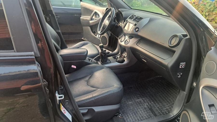 Toyota RAV4 2008 Šakiai, ar dzinēja tilpumu 2.20 L un nobraukumu 322 tūkst. km par 3750 €, foto 12 vietnē AUTOMOTO.COM.LV
