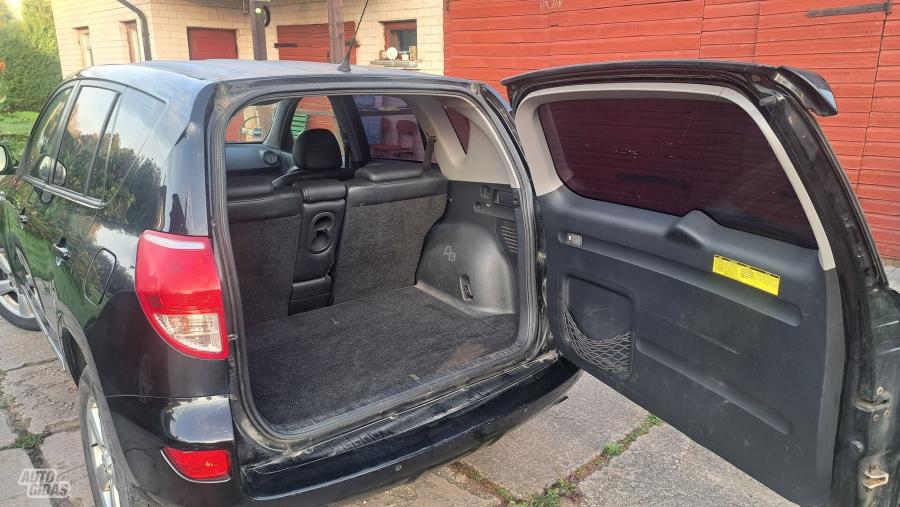 Toyota RAV4 2008 Šakiai, ar dzinēja tilpumu 2.20 L un nobraukumu 322 tūkst. km par 3750 €, foto 15 vietnē AUTOMOTO.COM.LV