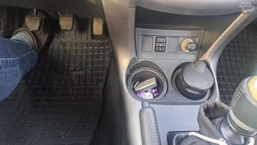 Toyota RAV4 2008 Šakiai, ar dzinēja tilpumu 2.20 L un nobraukumu 322 tūkst. km par 3750 €, foto 18 vietnē AUTOMOTO.COM.LV