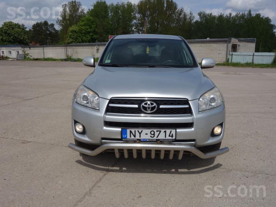 Toyota RAV4 2009 in Riga, with an engine capacity of 2.20 L and mileage of 0 thousand km for 3800 €, photo 3 on AUTOMOTO.COM.LV