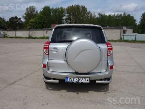Toyota RAV4 2009 in Riga, with an engine capacity of 2.20 L and mileage of 0 thousand km for 3800 €, photo 4 on AUTOMOTO.COM.LV