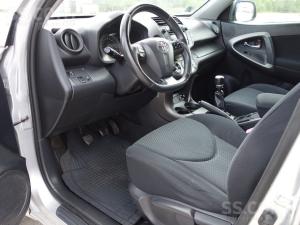 Toyota RAV4 2009 in Riga, with an engine capacity of 2.20 L and mileage of 0 thousand km for 3800 €, photo 5 on AUTOMOTO.COM.LV