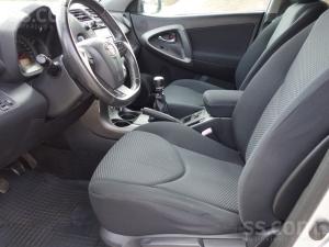 Toyota RAV4 2009 in Riga, with an engine capacity of 2.20 L and mileage of 0 thousand km for 3800 €, photo 6 on AUTOMOTO.COM.LV
