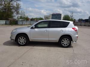 Toyota RAV4 2009 in Riga, with an engine capacity of 2.20 L and mileage of 0 thousand km for 3800 €, photo 9 on AUTOMOTO.COM.LV