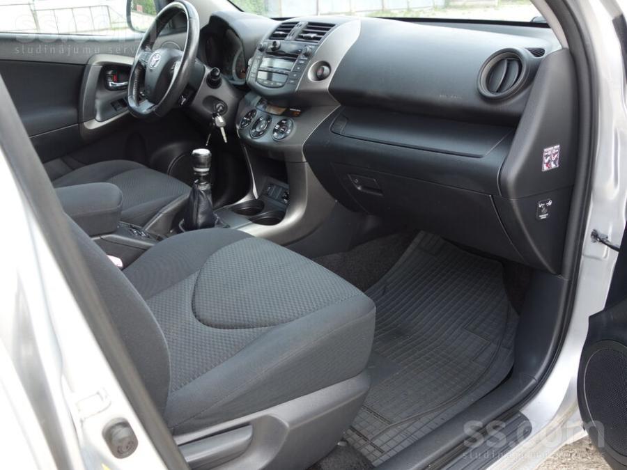 Toyota RAV4 2009 in Riga, with an engine capacity of 2.20 L and mileage of 0 thousand km for 3800 €, photo 15 on AUTOMOTO.COM.LV
