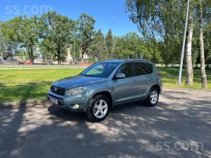 Toyota RAV4 2009 in Riga, with an engine capacity of 2.00 L and mileage of 202 thousand km for 4390 €, photo 1 on AUTOMOTO.COM.LV