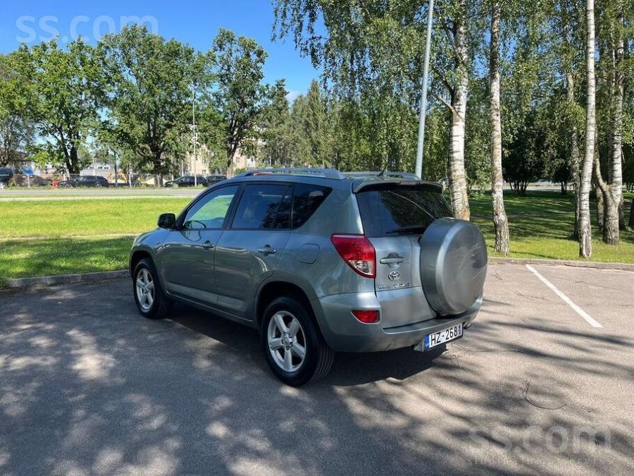 Toyota RAV4 2009 in Riga, with an engine capacity of 2.00 L and mileage of 202 thousand km for 4390 €, photo 2 on AUTOMOTO.COM.LV