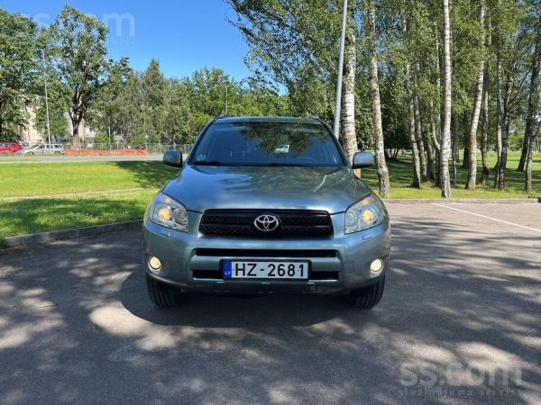 Toyota RAV4 2009 in Riga, with an engine capacity of 2.00 L and mileage of 202 thousand km for 4390 €, photo 5 on AUTOMOTO.COM.LV