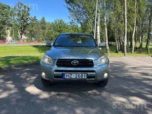 Toyota RAV4 2009 in Riga, with an engine capacity of 2.00 L and mileage of 202 thousand km for 4390 €, photo 5 on AUTOMOTO.COM.LV