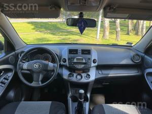 Toyota RAV4 2009 in Riga, with an engine capacity of 2.00 L and mileage of 202 thousand km for 4390 €, photo 11 on AUTOMOTO.COM.LV