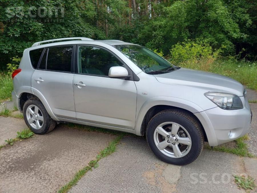 Toyota RAV4 2009 Daugavpils, ar dzinēja tilpumu 2.20 L un nobraukumu 195 tūkst. km par 5450 €, foto 2 vietnē AUTOMOTO.COM.LV