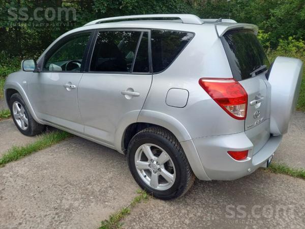 Toyota RAV4 2009 Daugavpils, ar dzinēja tilpumu 2.20 L un nobraukumu 195 tūkst. km par 5450 €, foto 4 vietnē AUTOMOTO.COM.LV