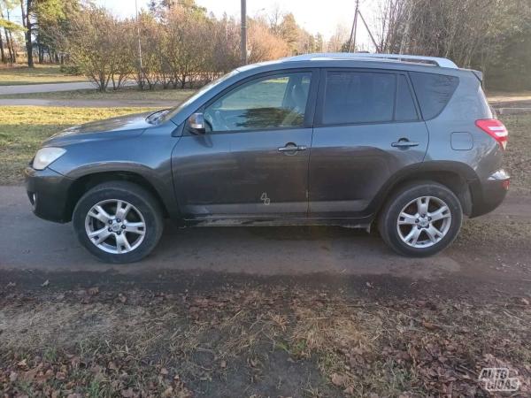 Toyota RAV4 2009 Tauragė, ar dzinēja tilpumu 2.20 L un nobraukumu 247 tūkst. km par 4900 €, foto 4 vietnē AUTOMOTO.COM.LV