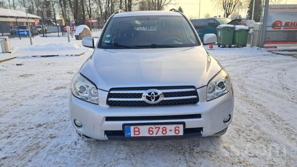Toyota RAV4 2009 Ogre, ar dzinēja tilpumu 2.20 L un nobraukumu 265 tūkst. km par 6350 €, foto 1 vietnē AUTOMOTO.COM.LV