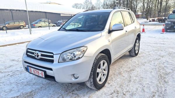 Toyota RAV4 2009 Ogre, ar dzinēja tilpumu 2.20 L un nobraukumu 265 tūkst. km par 6350 €, foto 5 vietnē AUTOMOTO.COM.LV