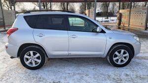 Toyota RAV4 2009 in Ogre, with an engine capacity of 2.20 L and mileage of 265 thousand km for 6350 €, photo 6 on AUTOMOTO.COM.LV