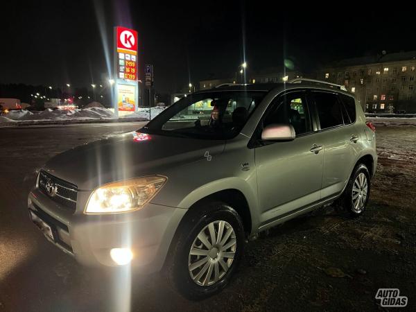 Toyota RAV4 2009 Viļņa, ar dzinēja tilpumu 2.20 L un nobraukumu 300 tūkst. km par 3350 €, foto 4 vietnē AUTOMOTO.COM.LV