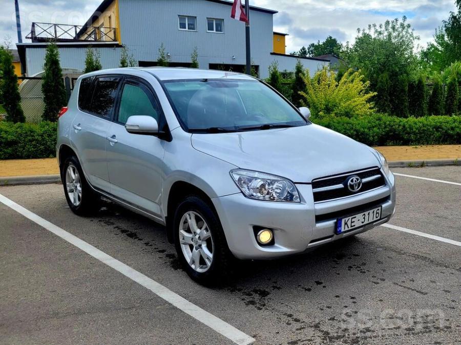 Toyota RAV4 2009 in Aizkraukle, with an engine capacity of 2.20 L and mileage of 433 thousand km for 4200 €, photo 1 on AUTOMOTO.COM.LV