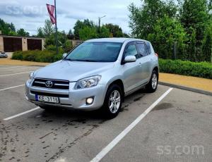 Toyota RAV4 2009 in Aizkraukle, with an engine capacity of 2.20 L and mileage of 433 thousand km for 4200 €, photo 3 on AUTOMOTO.COM.LV