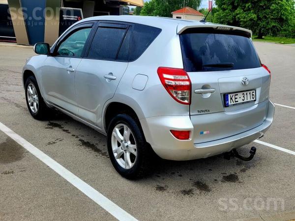 Тойота РАВ 4 2009 в Айзкраукле, объемом двигателя 2.20 л и пробегом 433 тыс. км за 4200 €, фото 4 на AUTOMOTO.COM.LV