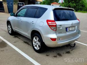 Toyota RAV4 2009 in Aizkraukle, with an engine capacity of 2.20 L and mileage of 433 thousand km for 4200 €, photo 5 on AUTOMOTO.COM.LV