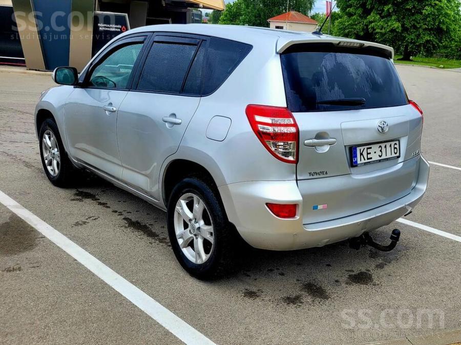 Toyota RAV4 2009 in Aizkraukle, with an engine capacity of 2.20 L and mileage of 433 thousand km for 4200 €, photo 5 on AUTOMOTO.COM.LV