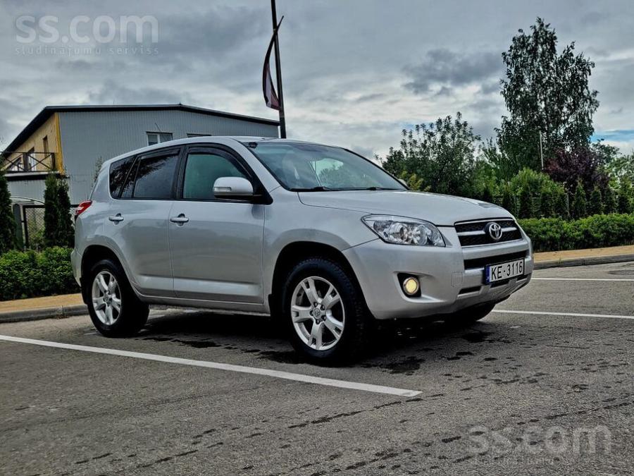 Toyota RAV4 2009 in Aizkraukle, with an engine capacity of 2.20 L and mileage of 433 thousand km for 4200 €, photo 6 on AUTOMOTO.COM.LV