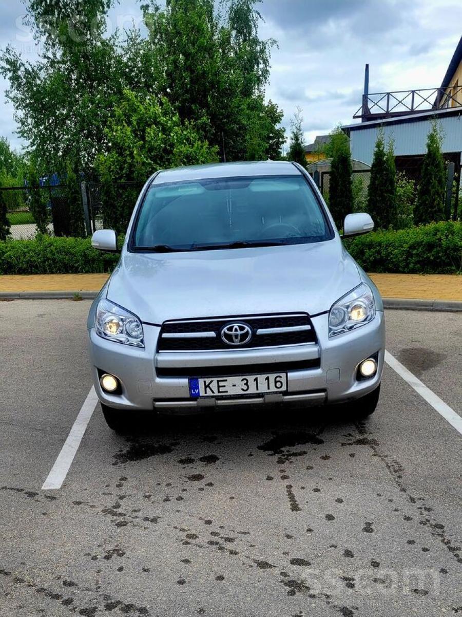 Toyota RAV4 2009 in Aizkraukle, with an engine capacity of 2.20 L and mileage of 433 thousand km for 4200 €, photo 7 on AUTOMOTO.COM.LV