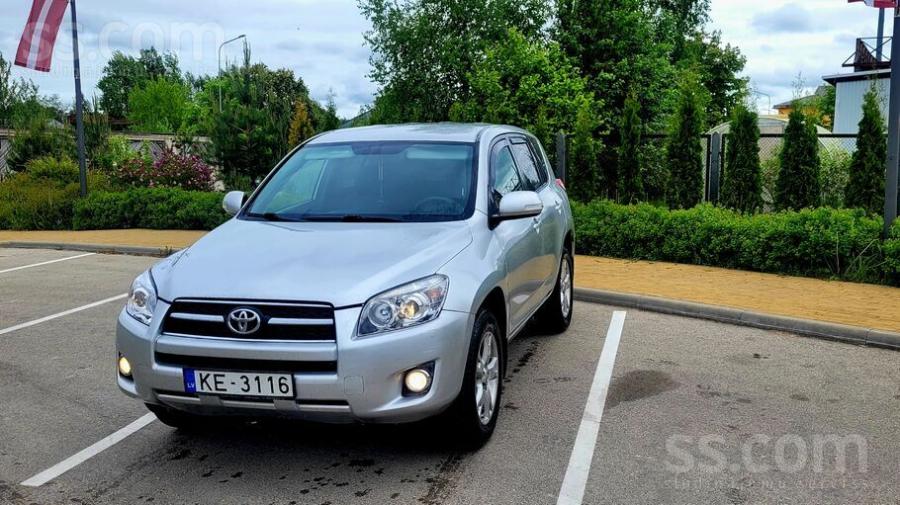 Toyota RAV4 2009 in Aizkraukle, with an engine capacity of 2.20 L and mileage of 433 thousand km for 4200 €, photo 10 on AUTOMOTO.COM.LV
