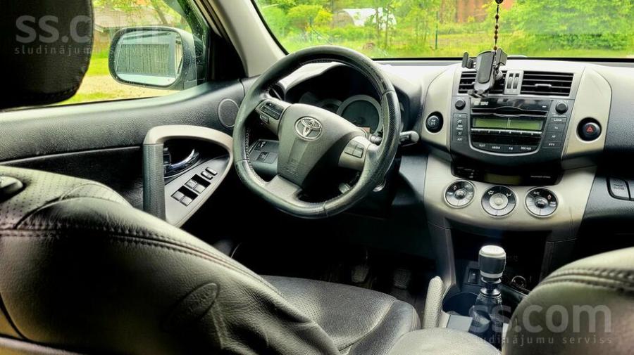 Toyota RAV4 2009 in Aizkraukle, with an engine capacity of 2.20 L and mileage of 433 thousand km for 4200 €, photo 11 on AUTOMOTO.COM.LV