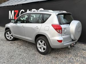 Toyota RAV4 2009 in Riga, with an engine capacity of 2.20 L and mileage of 179 thousand km for 6790 €, photo 4 on AUTOMOTO.COM.LV