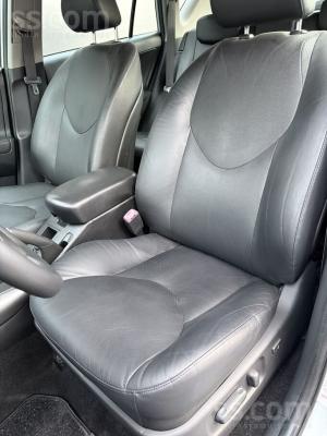 Toyota RAV4 2009 in Riga, with an engine capacity of 2.20 L and mileage of 179 thousand km for 6790 €, photo 10 on AUTOMOTO.COM.LV