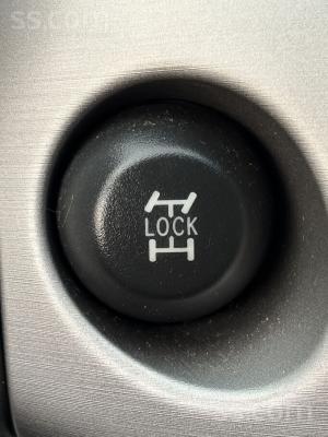 Toyota RAV4 2009 in Riga, with an engine capacity of 2.20 L and mileage of 179 thousand km for 6790 €, photo 17 on AUTOMOTO.COM.LV