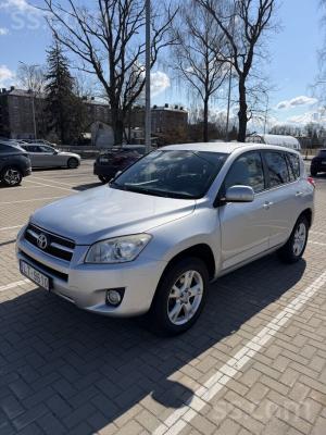 Toyota RAV4 2009 Rīga, ar dzinēja tilpumu 2.20 L un nobraukumu 280 tūkst. km par 4000 €, foto  vietnē AUTOMOTO.COM.LV