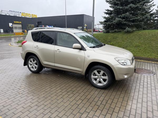 Toyota RAV4 2009 Viļņa vietnē Toyota RAV4 2009 Viļņa, ar dzinēja tilpumu 2.20 L un nobraukumu 280 tūkst. km par 3200 €, foto 5 vietnē AUTOMOTO.COM.LV