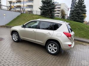 Тойота РАВ 4 2009 в Вильнюс, объемом двигателя 2.20 л и пробегом 280 тыс. км за 3200 €, фото 9 на AUTOMOTO.COM.LV